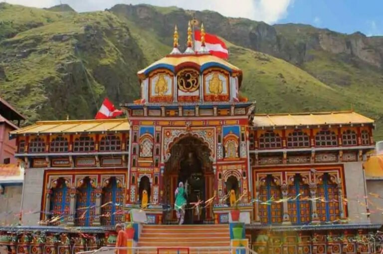 Badrinath Temple, Uttarakhand: The Sacred Abode of Lord Vishnu - Tour ...